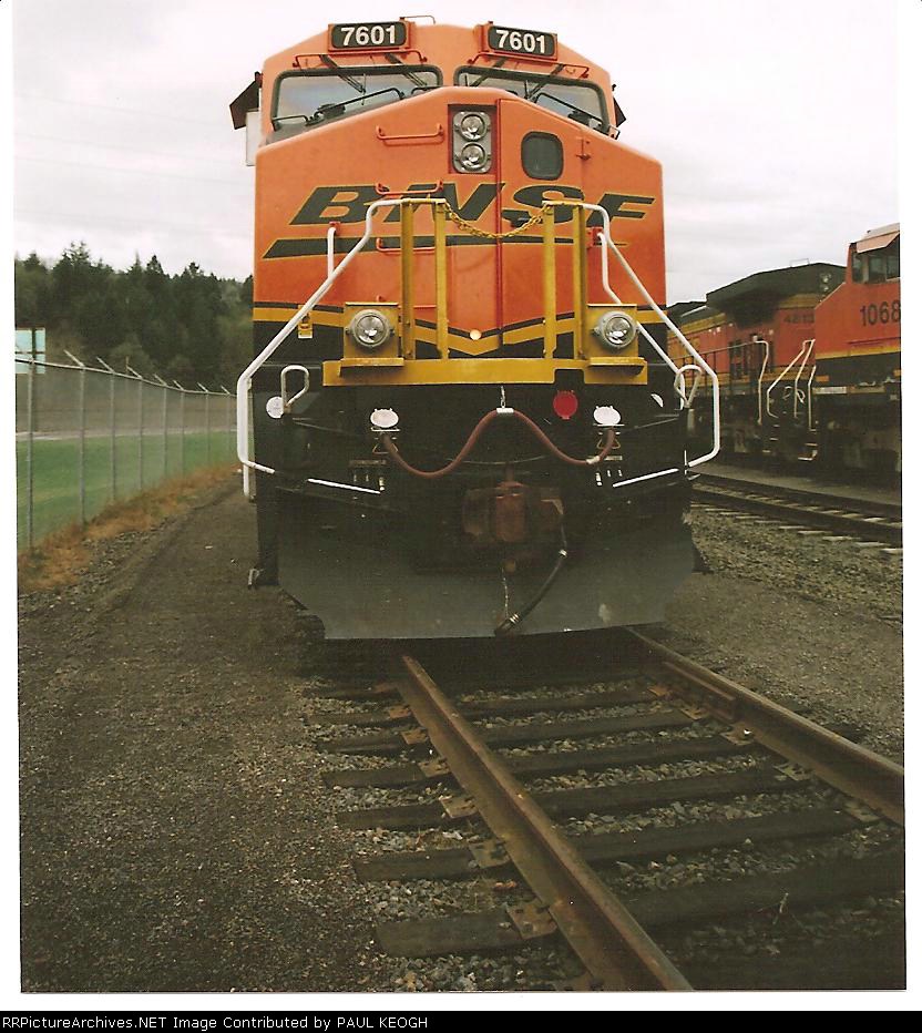 BNSF 7601 looks awesome as she waits at PB Grains locomotive siding for her next train.